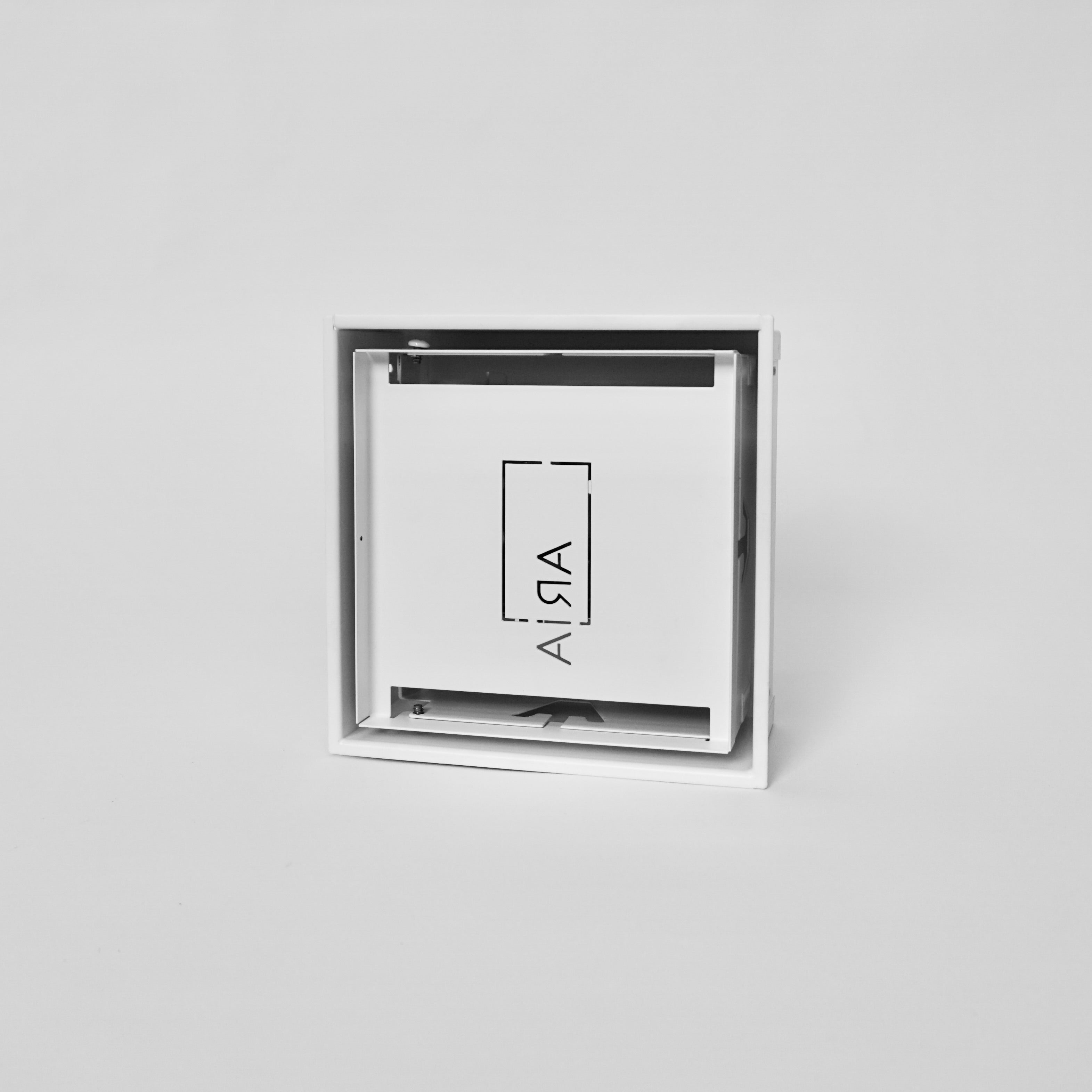 Framed No-See Receptacle Mount [Luxe] – Fittes